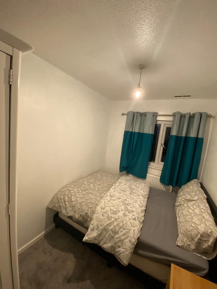 Two Bedrooms House In Goldings, Northampton - Northampton