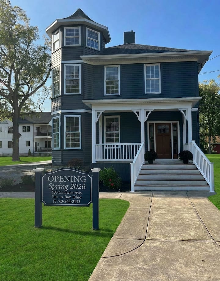 Huge House Pemier Location Closest To Downtown - Put-in-Bay, OH