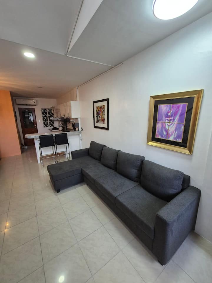 Cosy 2 Bedroom In Paramount By Kandi - Angeles