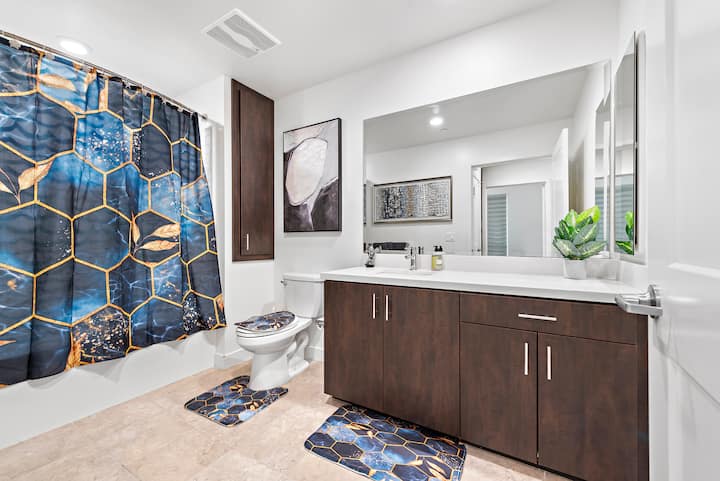 Lux 3 Bed Loft Located In Avalon Irvine Apartments - Irvine, CA