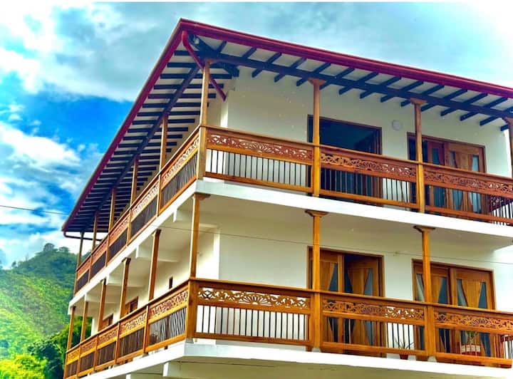 Refugio De Atenea - Jardín