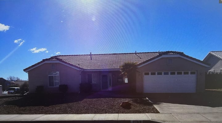 Super Clean Family Friendly Home - St. George, UT