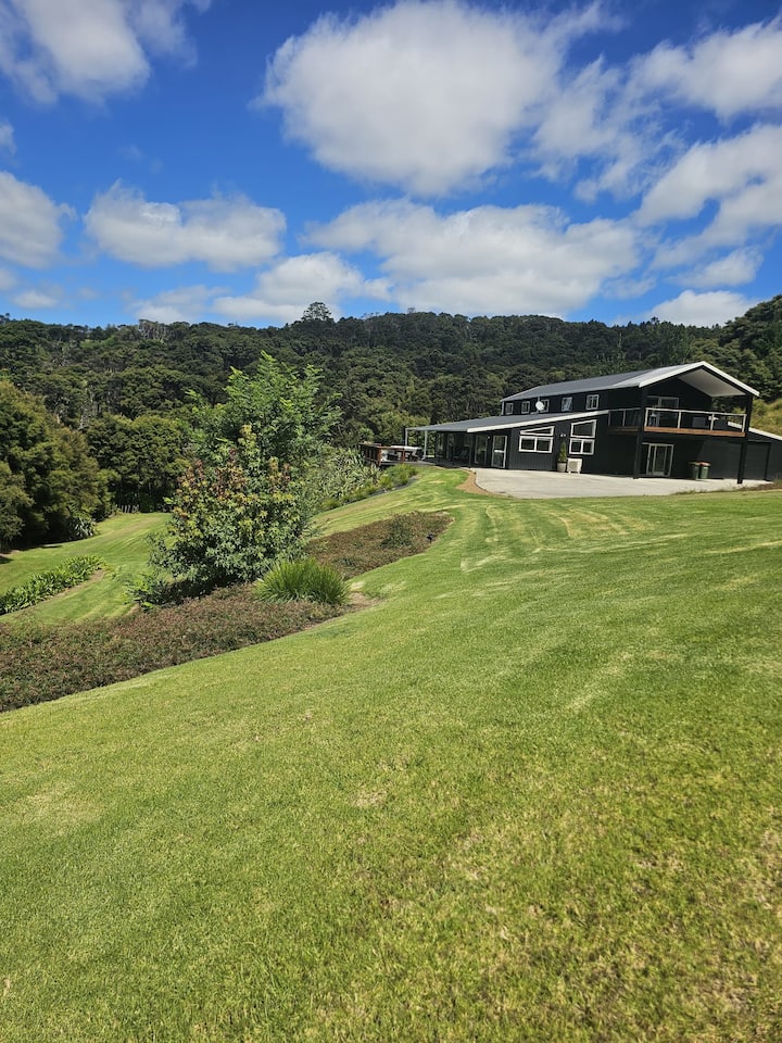 The Black Barn Valley Retreat - Kaukapakapa