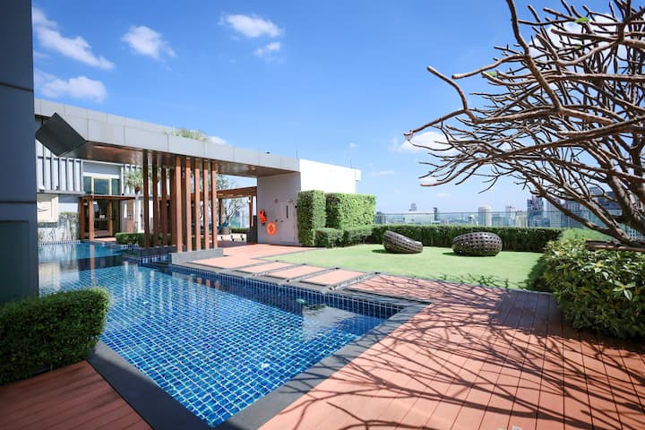 Spacious Luxury 1bd 5-min Walk Phromphong Skytrain - Bangkok