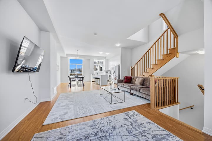 Ravine Crest Townhome | 3 Bedroom - Markham