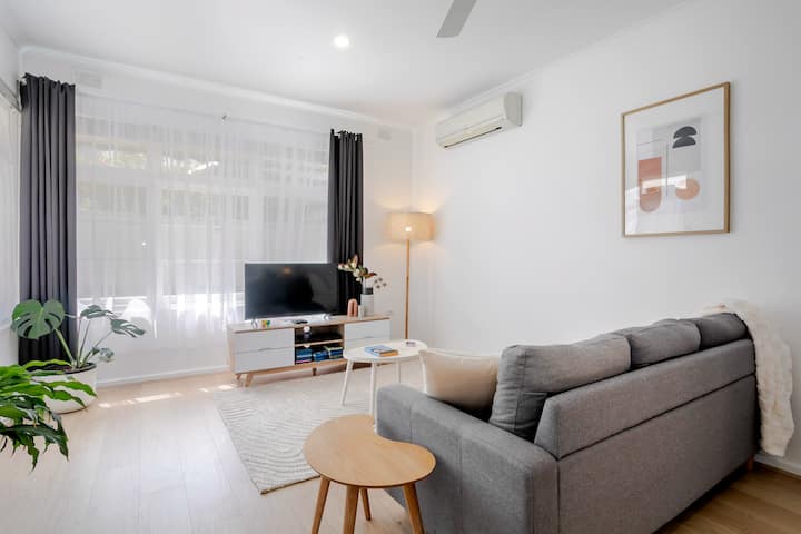 Stay With Smiles In A Fresh, Peaceful Environment! - Glenelg