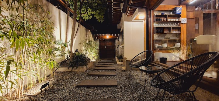 [독채:스테이품산] 황리단길 대릉원 첨성대 월정교 동궁과월지 도보 주차 - Gyeongju-si