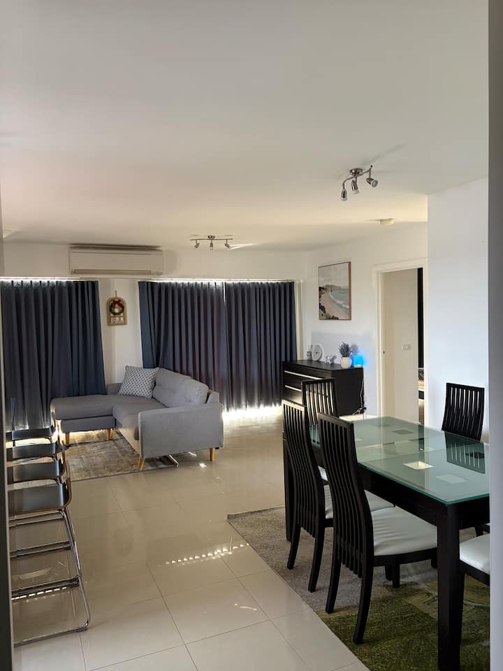 Stylish 3br Penthouse/big Balcony/fully Furnished. - Dandenong