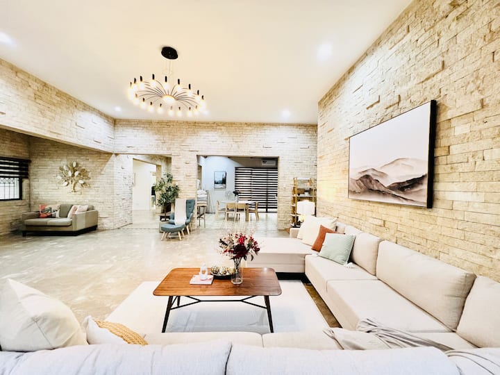 4br Huge House Up To 30px W/ 2 Car Park Cebu City - Cebu