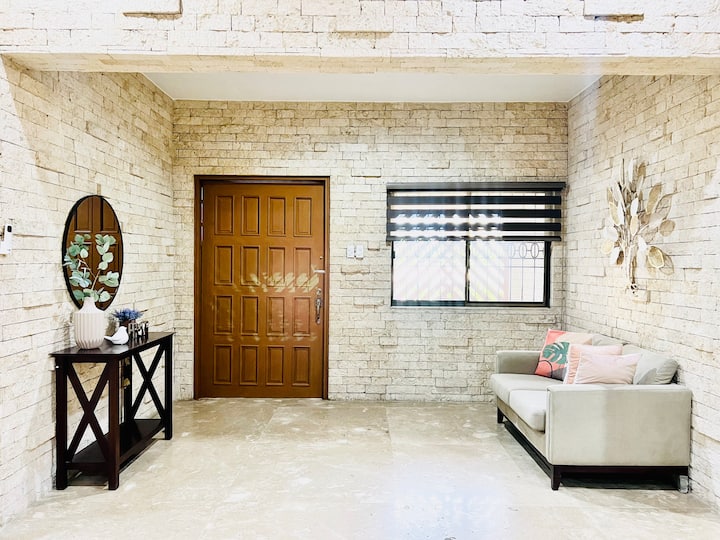 4br Huge House Up To 30px W/ 2 Car Park Cebu City - Cebu
