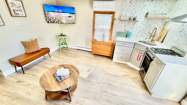 • Red Fox Suites – The Arctic Fox Suite - Cape May, NJ