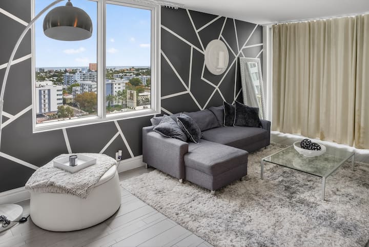 Waterfront Luxury 1 Bedroom 2 Bed Suite - Miami, FL
