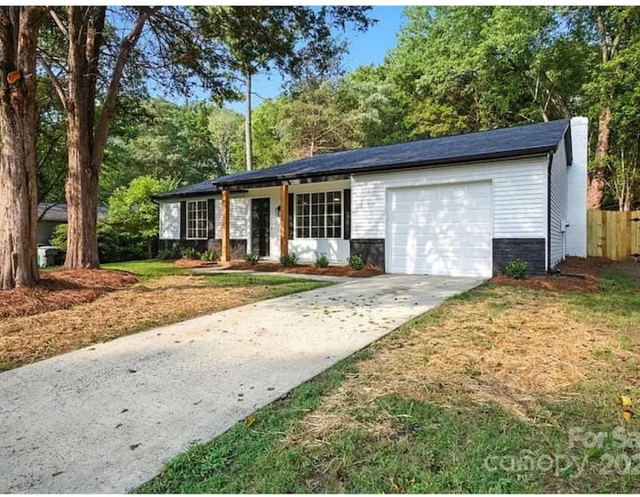 Ballantyne, Privateyard, Work Desk & 1 Gig Wi-fi - Ballantyne - Charlotte