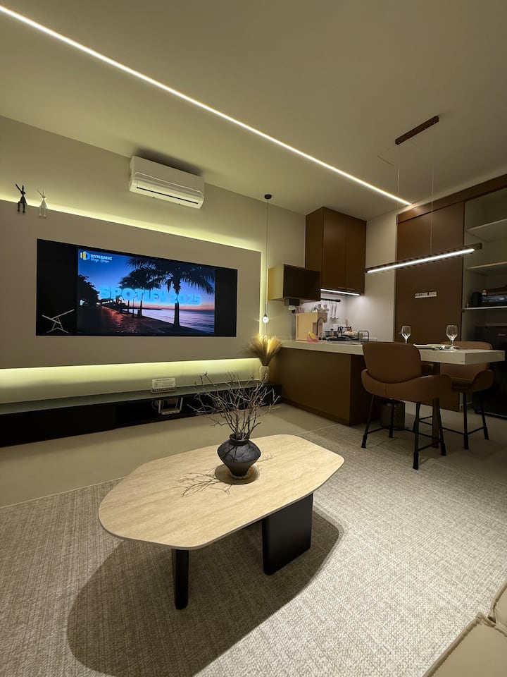 Sunset City @Kl 【Jacuzzi • Dyson • Projector】 - Cheras