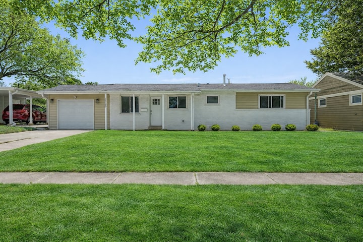 Bright, Modern 3br Home W/ Oversized Yard & Garage - Arlington Heights, IL