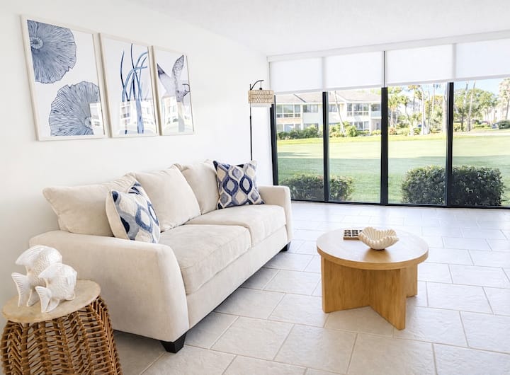 Beachside Condo• Golf View• Walk To Private Beach - Fort Pierce, FL