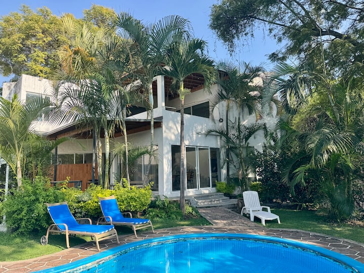 Alberca Y Terraza Un Lugar De Paz - Cuernavaca