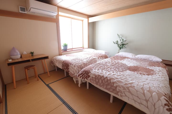 【広い共有リビング／鍵付き個室／4名定員】安心のペンション型ステイ／グループ旅行にも最適です - 妙高市