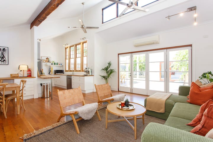 Charming Heritage Cottage | Large 4br Home - Cottesloe Beach, Western Australia