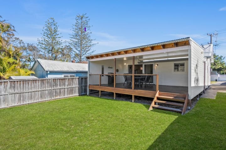 Blue Bay 3 Bdrm Coastal Retreat | Beachside Escape - The Entrance