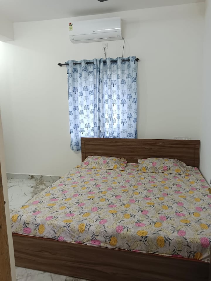 Shivika House Ac Room - Vapi