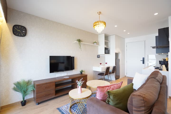 208|airport View Fr Balcony|tv|coffee Maker - Pune