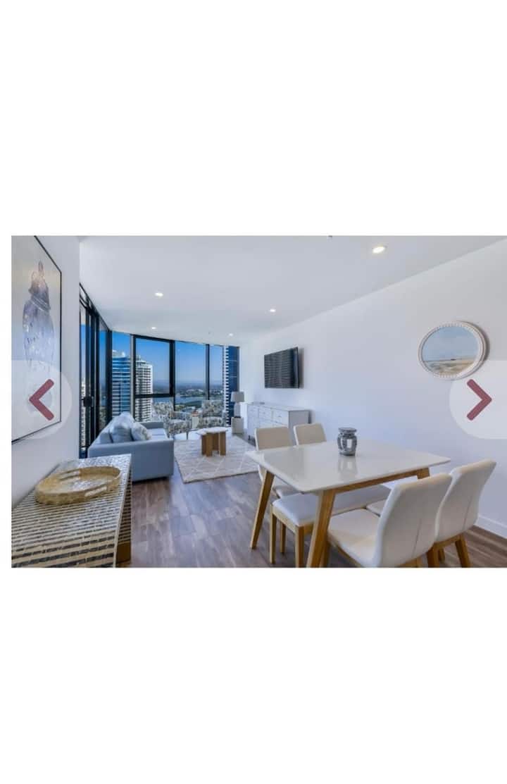 2br Beachside Apartment, Rooftop Pool, Gym & Sauna - Surfers Paradise