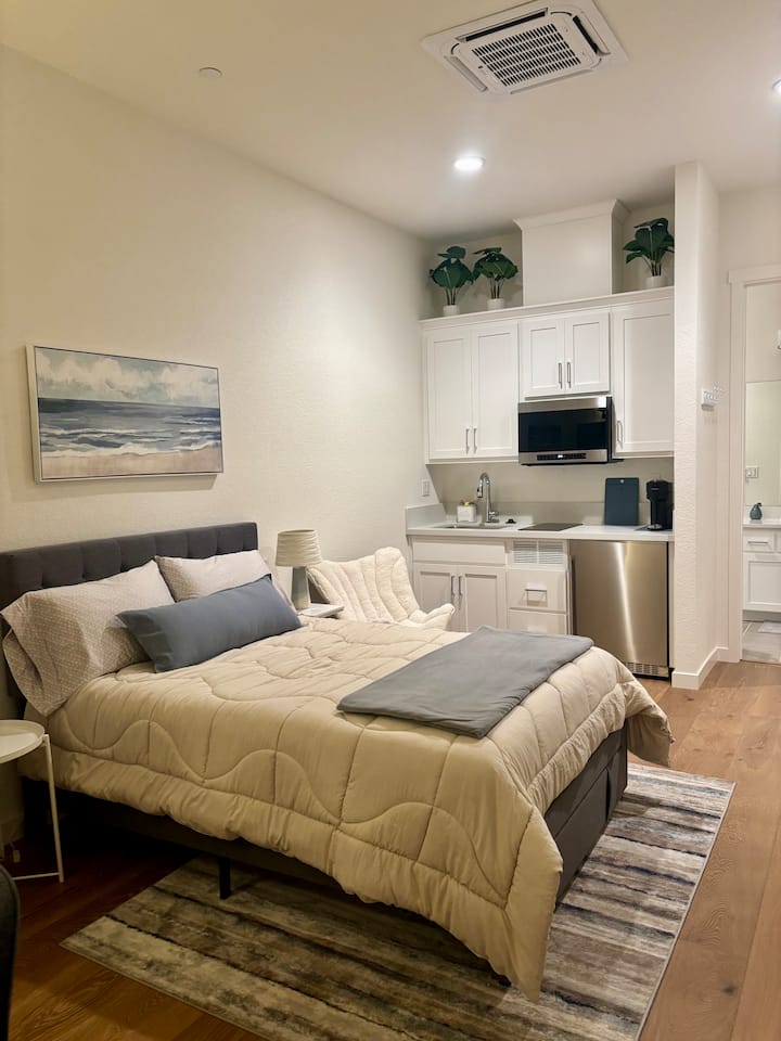 Brand New, Quiet Studio In West Petaluma - Petaluma, CA