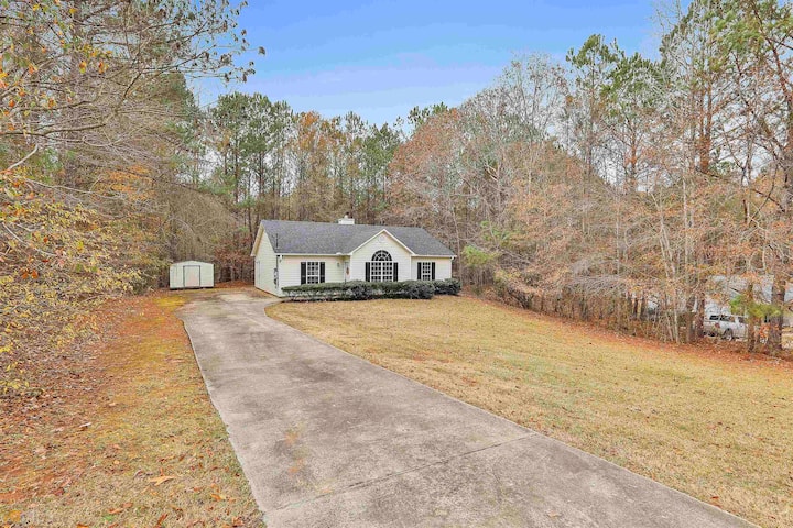 Modern Luxe Retreat – Lagrange Hideaway - LaGrange, GA