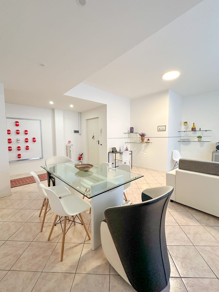 Ampio E Luminoso Appartamento In Arona Galleria - Arona