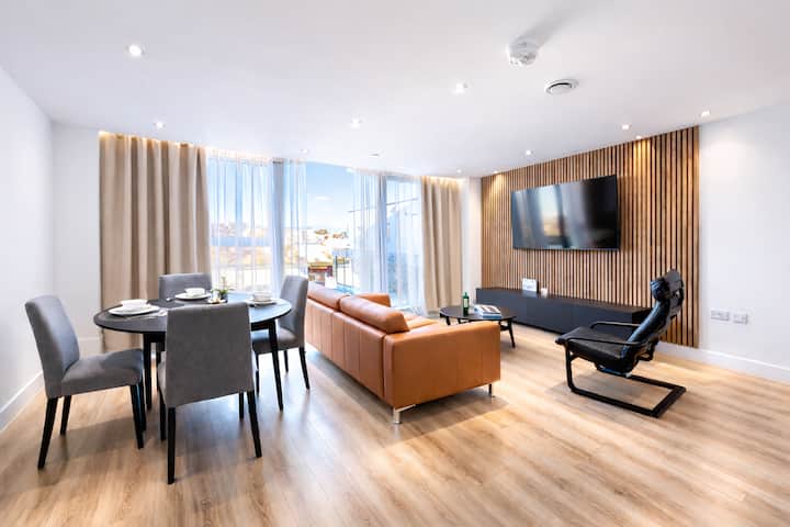Luxury Designer 2-bed Apartment, Walk To Beach - Bournemouth