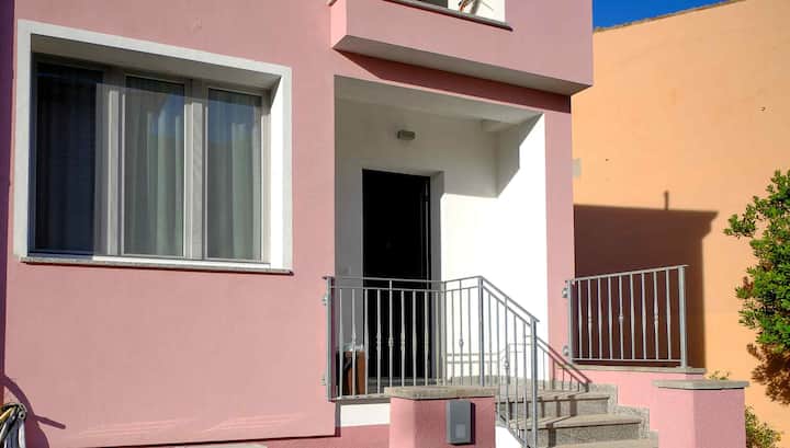 2 Appartamenti Unificati Con Garage 7 Posti Letto! - Gonnesa