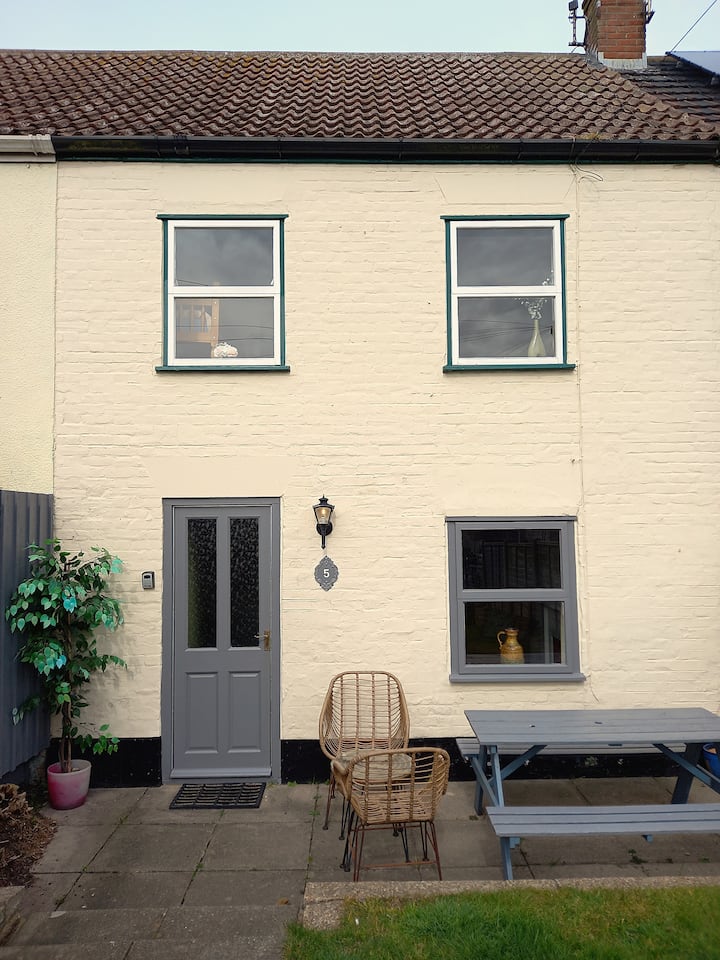 Family-friendly Centrally Located Near Sandy Beach - Winterton-on-Sea