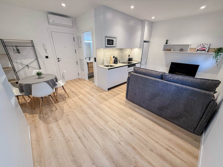 Estudio Nuevo Con Cama De Matrimonio + Sofá Cama - Sax