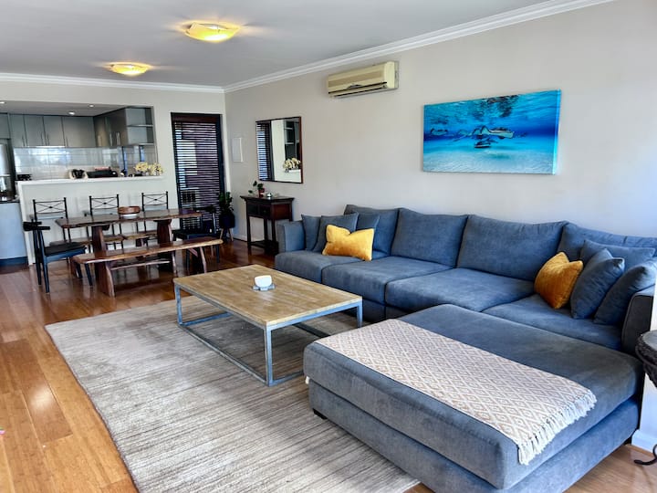 Open & Airy 3/brm -Walk To Beach - Claremont