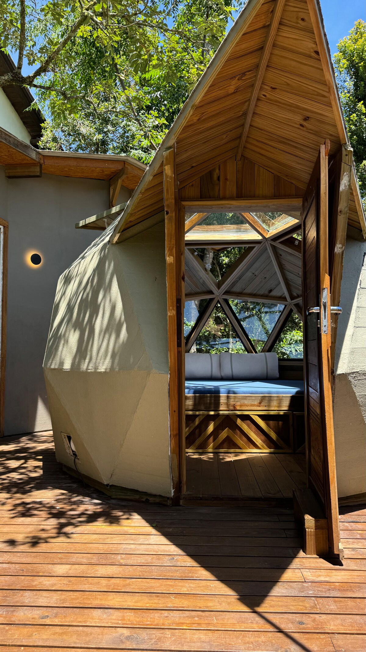 Interstellar Dome, an experience in nature. - Dome houses for Rent in ...