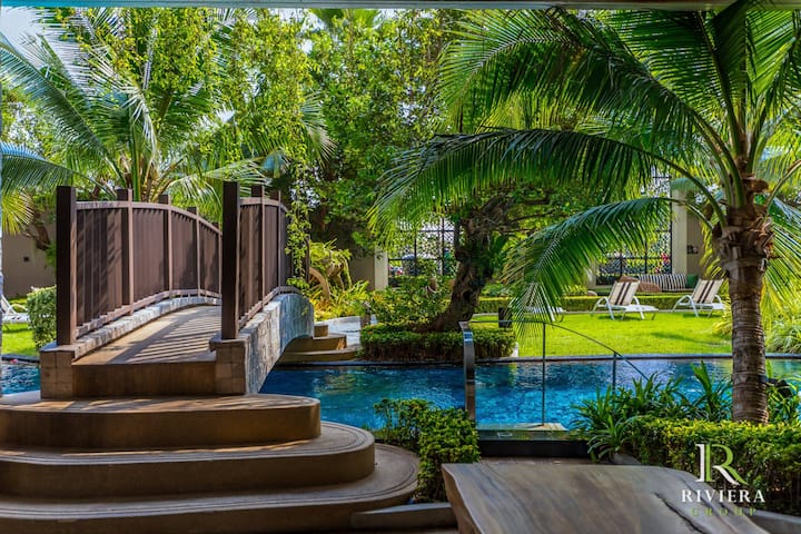 Riviera Beach Road Getaway - Pattaya City