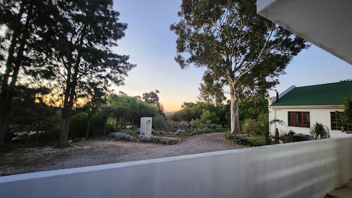 Hope Cottage - Self-catering - Separate Entrance - Grabouw