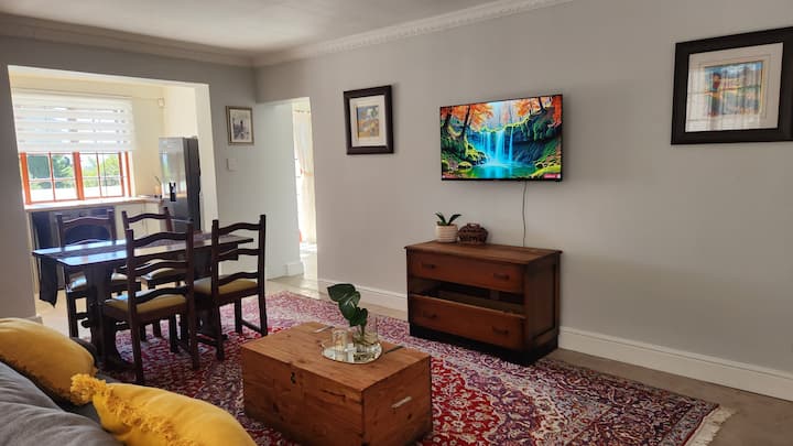 Hope Cottage - Self-catering - Separate Entrance - Grabouw