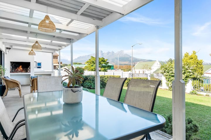 Winelands 3br Cape Dutch Home | Charming Getaway - Raithby
