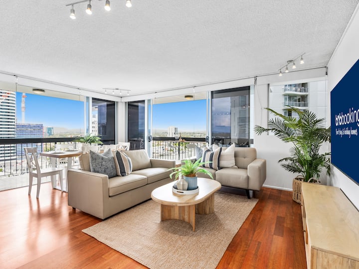 12th-floor Riverfront Retreat Views Walk To Beach - Surfers Paradise