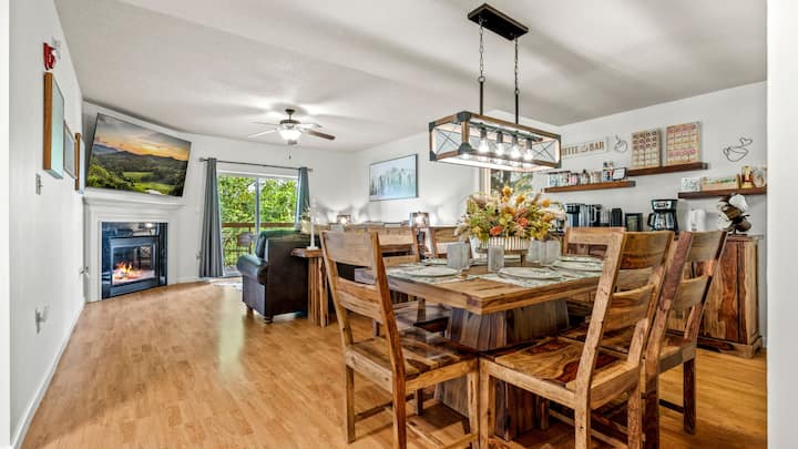 New Riverside Pigeon Forge Condo-sleeps 8 - Pigeon Forge, TN