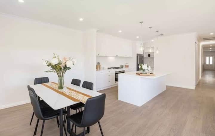 Refrigerated Aircon -Orange Avenue Retreat - Mildura