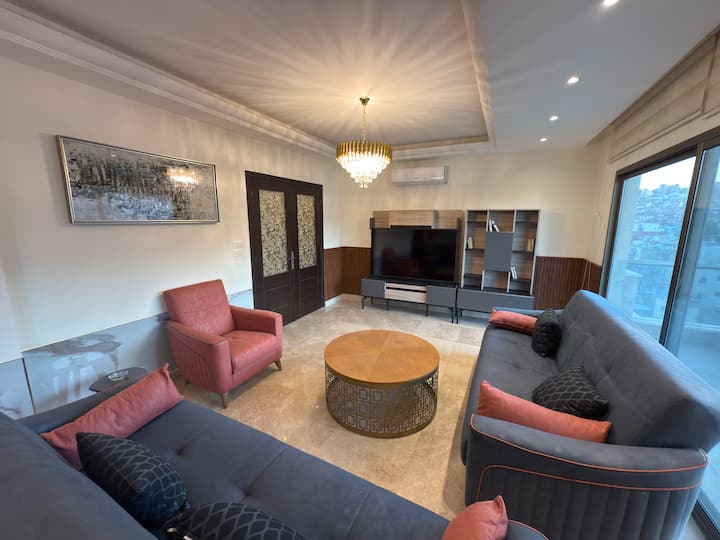 Bright And Cozy Flat Steps From The Action - Beirut