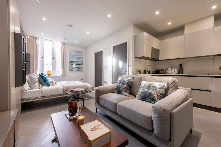 Reading Luxe Designer Studio - Reading