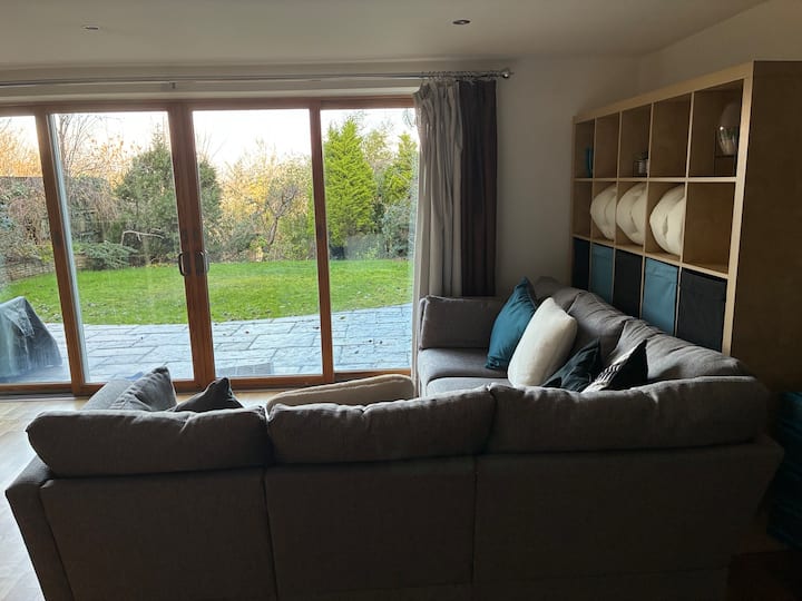 Retreat - Cardiff