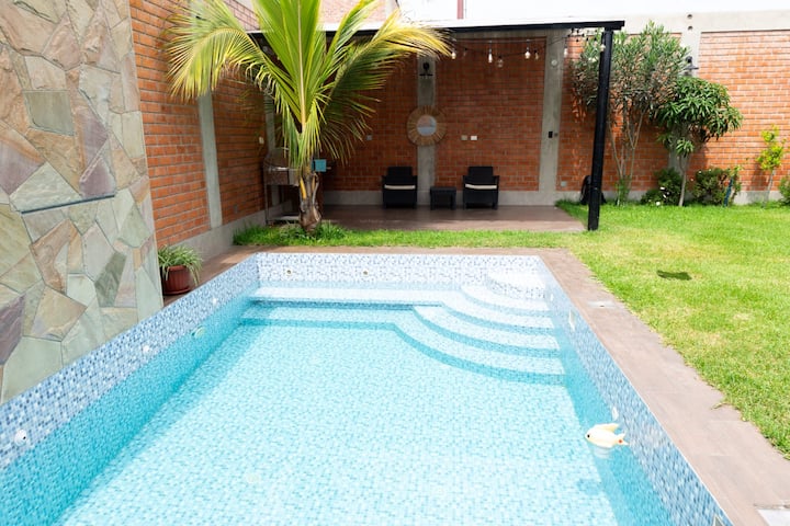 Casa Con Piscina, Futbolín Y Zona De Juegos Moche - Salaverry