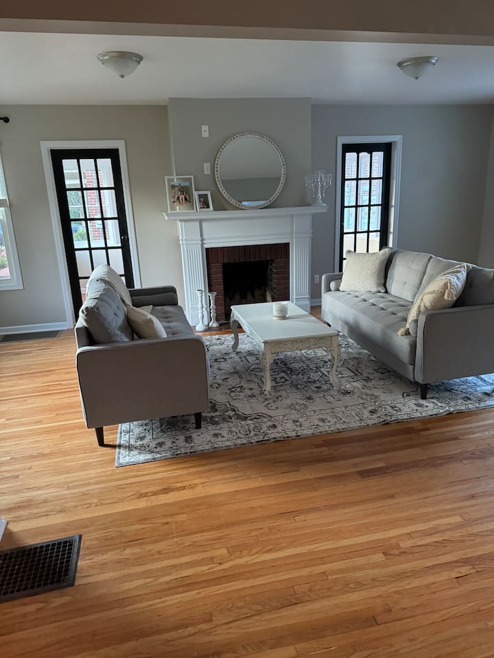 Cozy Colonial Style Home. - Elmira, NY