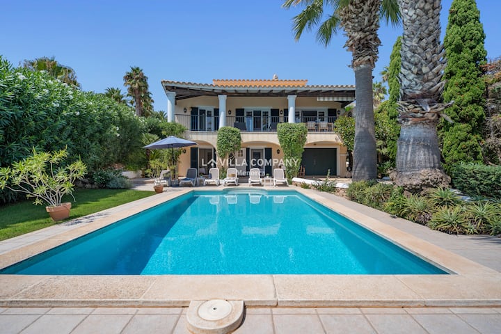 Villa Elegante Con Vistas Al Puerto Y Piscina - Es Mercadal