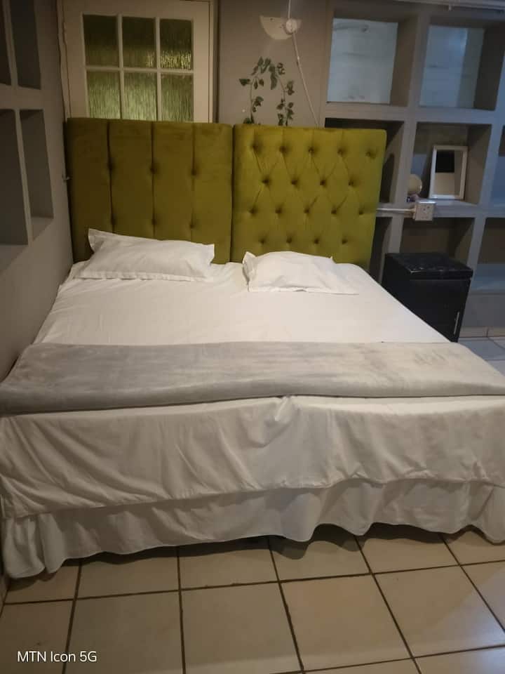 68 On Rhodes Quigney 
4 Bedrooms House - East London